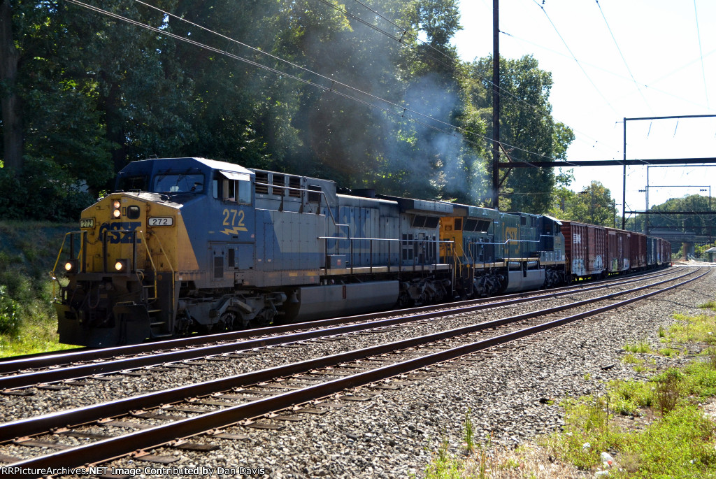 CSX AC44CW 272 leads Q418-24